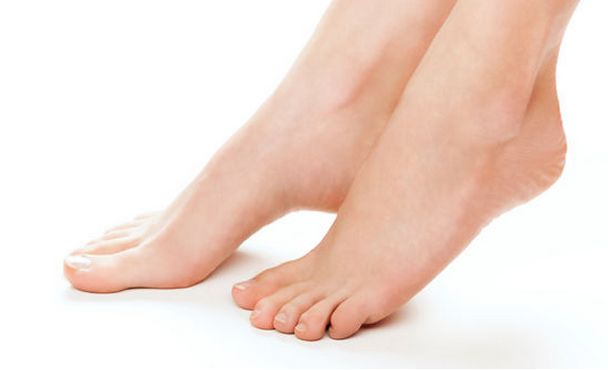 8 zdravstvenih uzroka zbog kojih vam otiču stopala